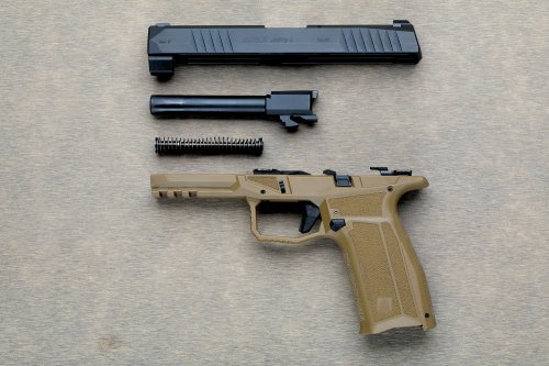 Arex Delta Gen.2 in 9mm Luger: three different polymer pistols for ...