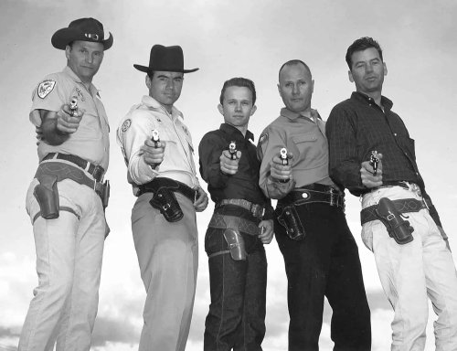 IPSC shooting with handguns and long guns – Diligentia, Vis, Celeritas ...