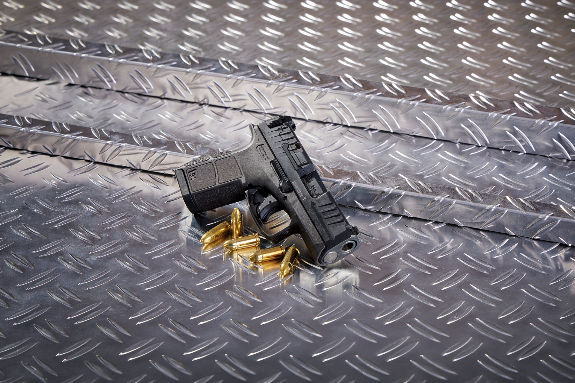 HK SFP9 CC OR: The 9mm subcompact pistol tested on the shooting range ...
