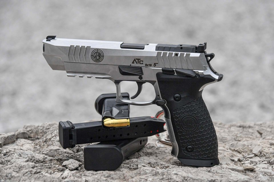 A bolt from the blue: Steyr Arms’ new ATd and ATc pistols | all4shooters